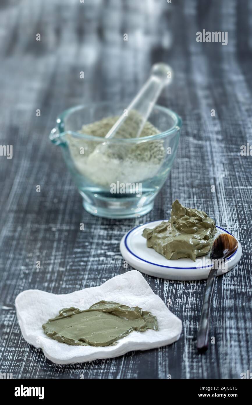 Medicinal clay compress hi-res stock photography and images - Alamy