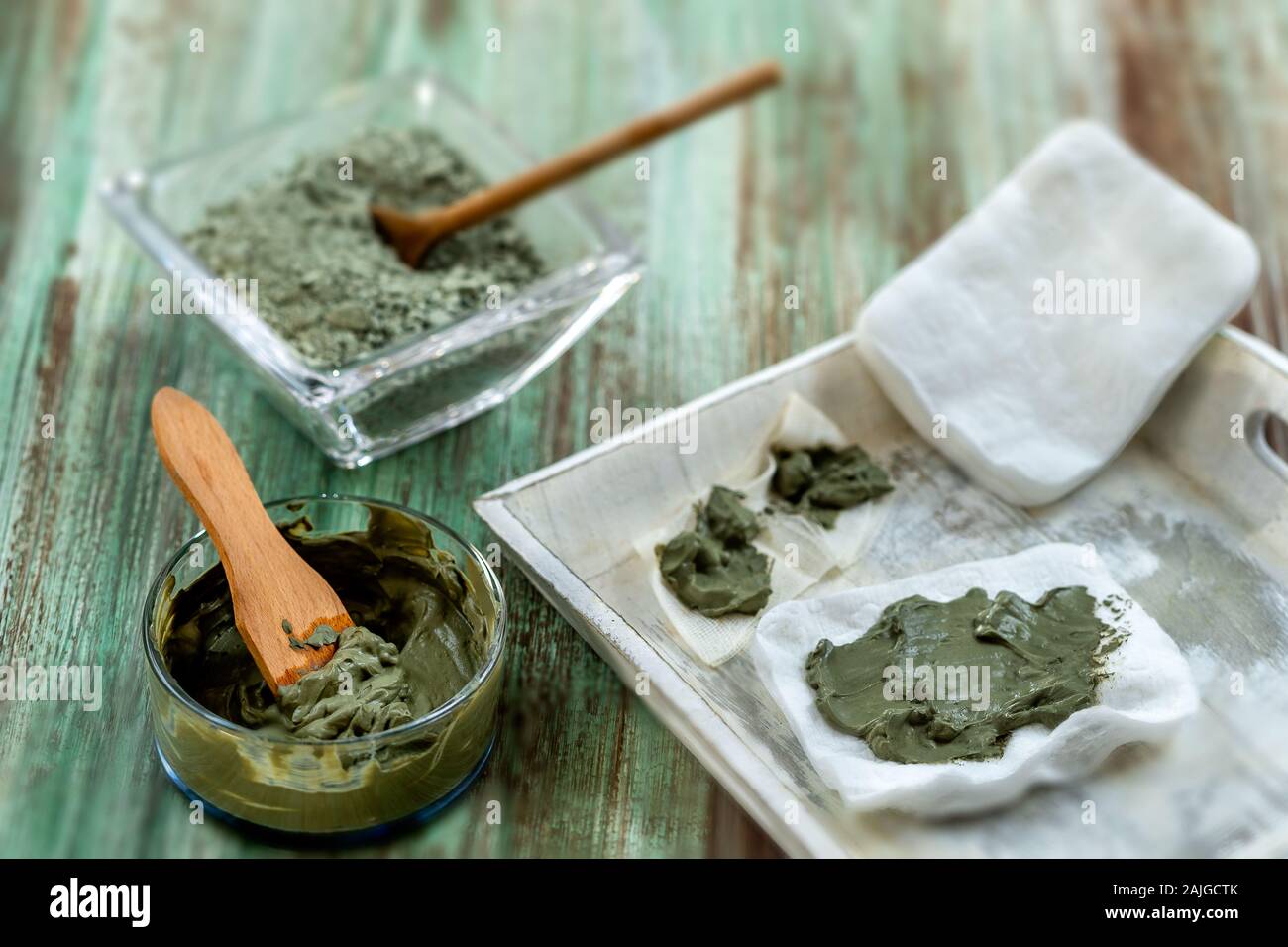 Medicinal clay compress hi-res stock photography and images - Alamy