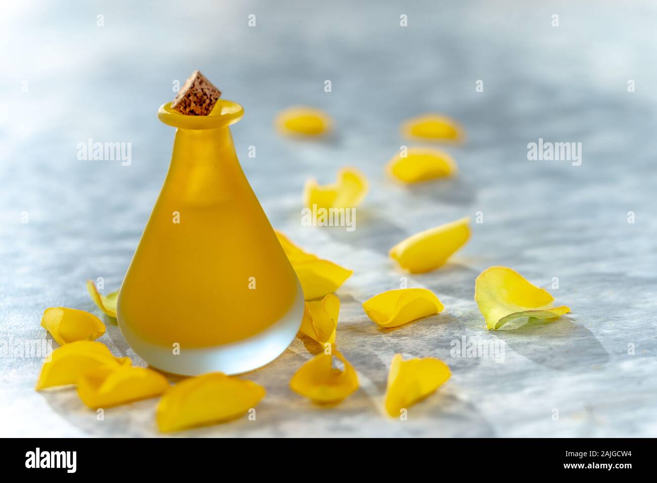 Spa yellow still life hi-res stock photography and images - Alamy