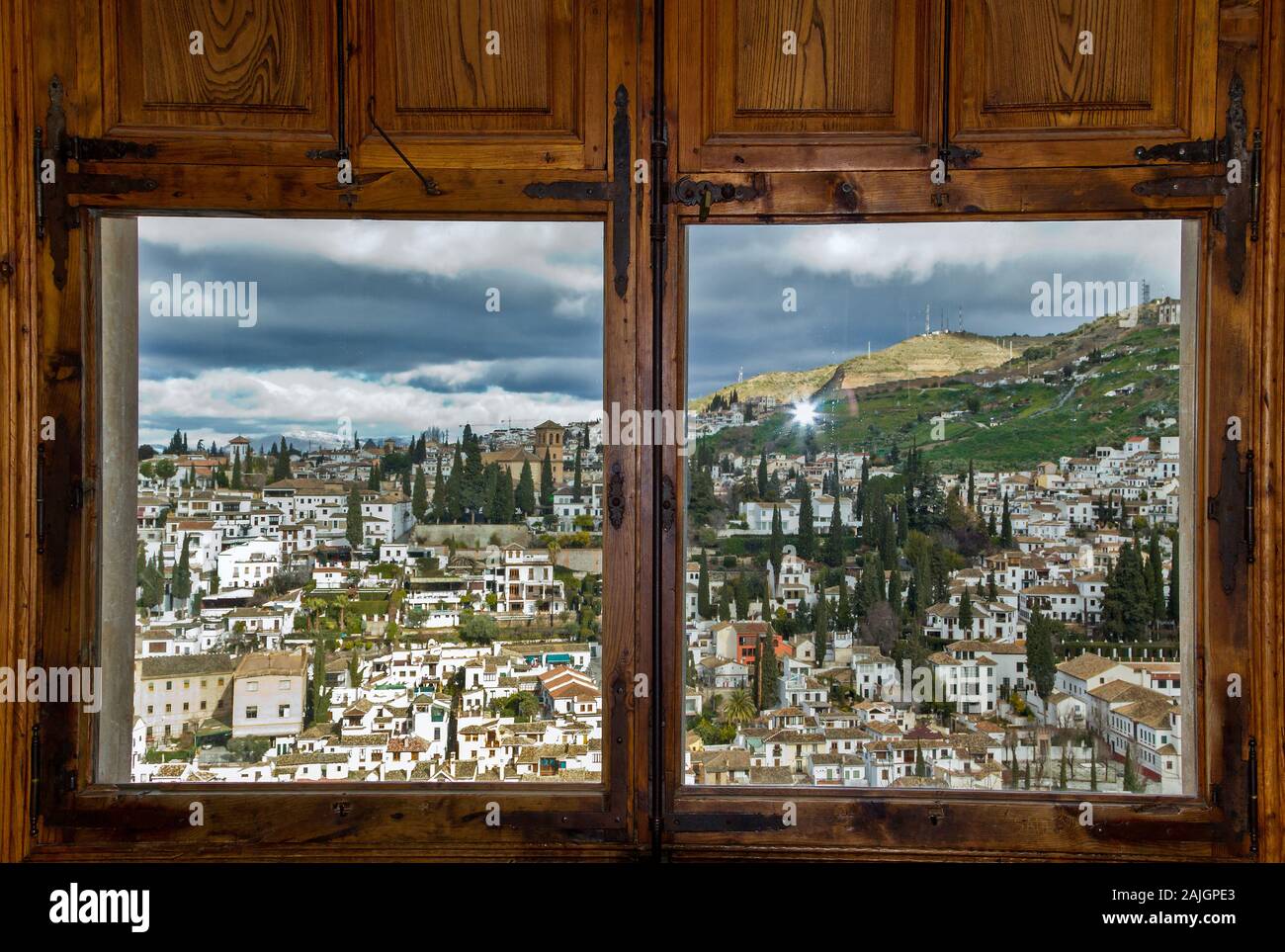 Alhambra granada window hi-res stock photography and images - Alamy