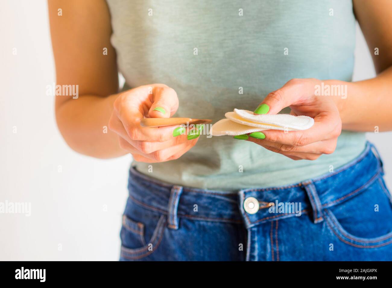 Woman pink reusable eco hi-res stock photography and images - Alamy