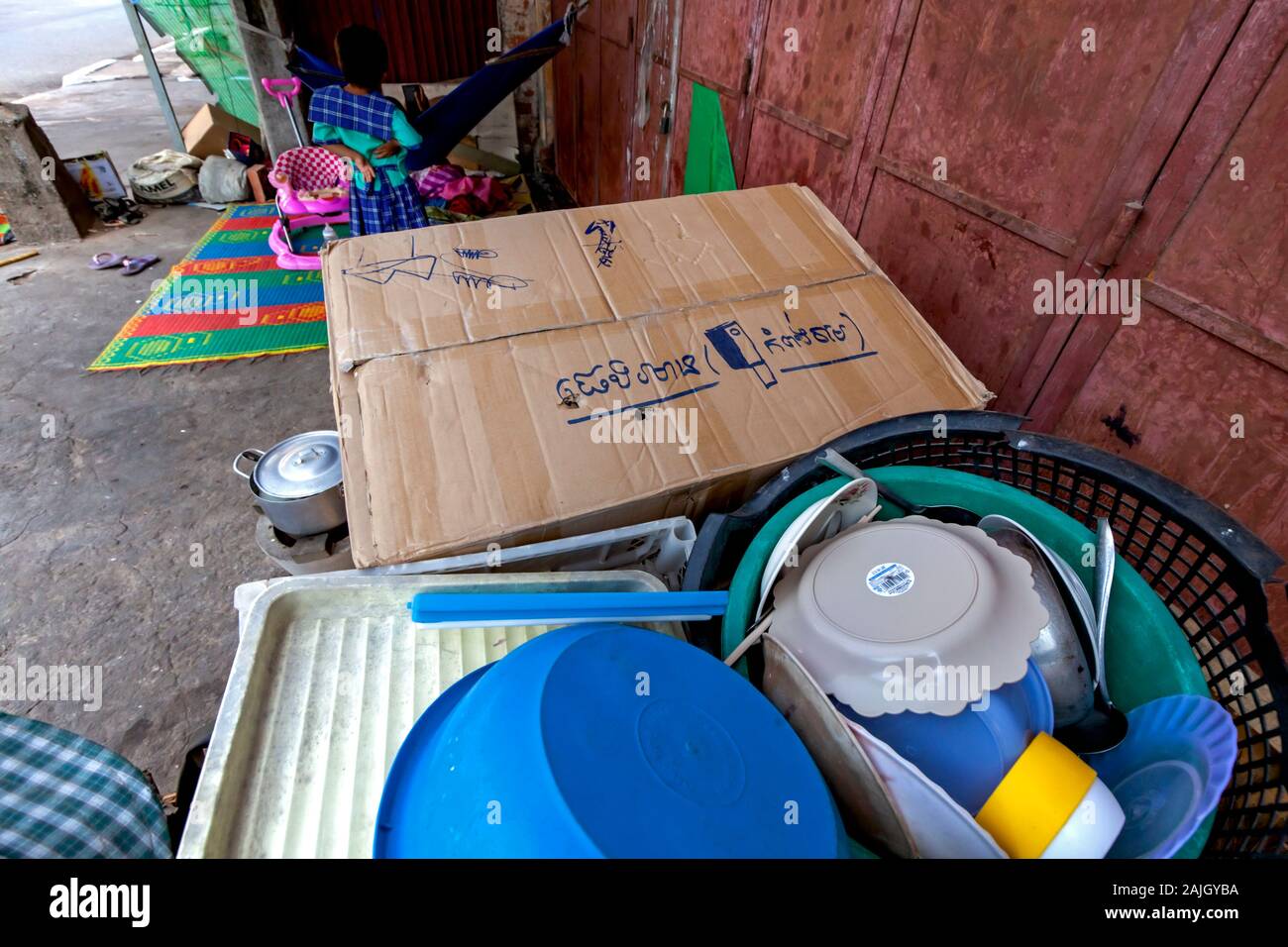 Food homeless shelter hi-res stock photography and images - Alamy