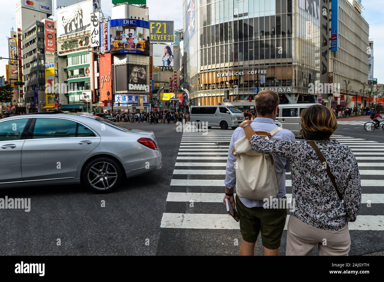 Tokyo/Japan - 10/25/19 - The shibuya crossing, said to be the busiest ...