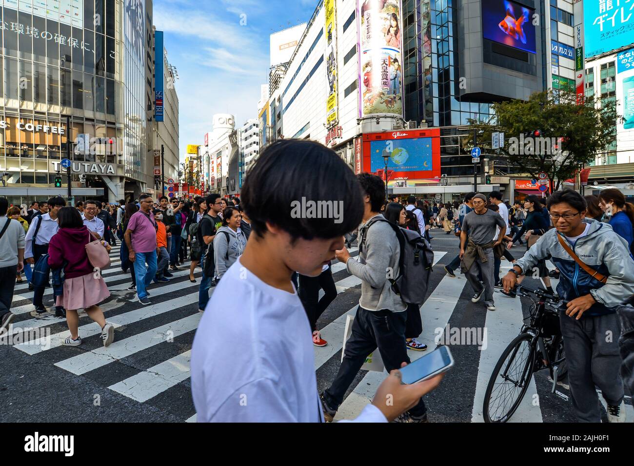 Tokyo/Japan - 10/25/19 - The shibuya crossing, said to be the busiest ...