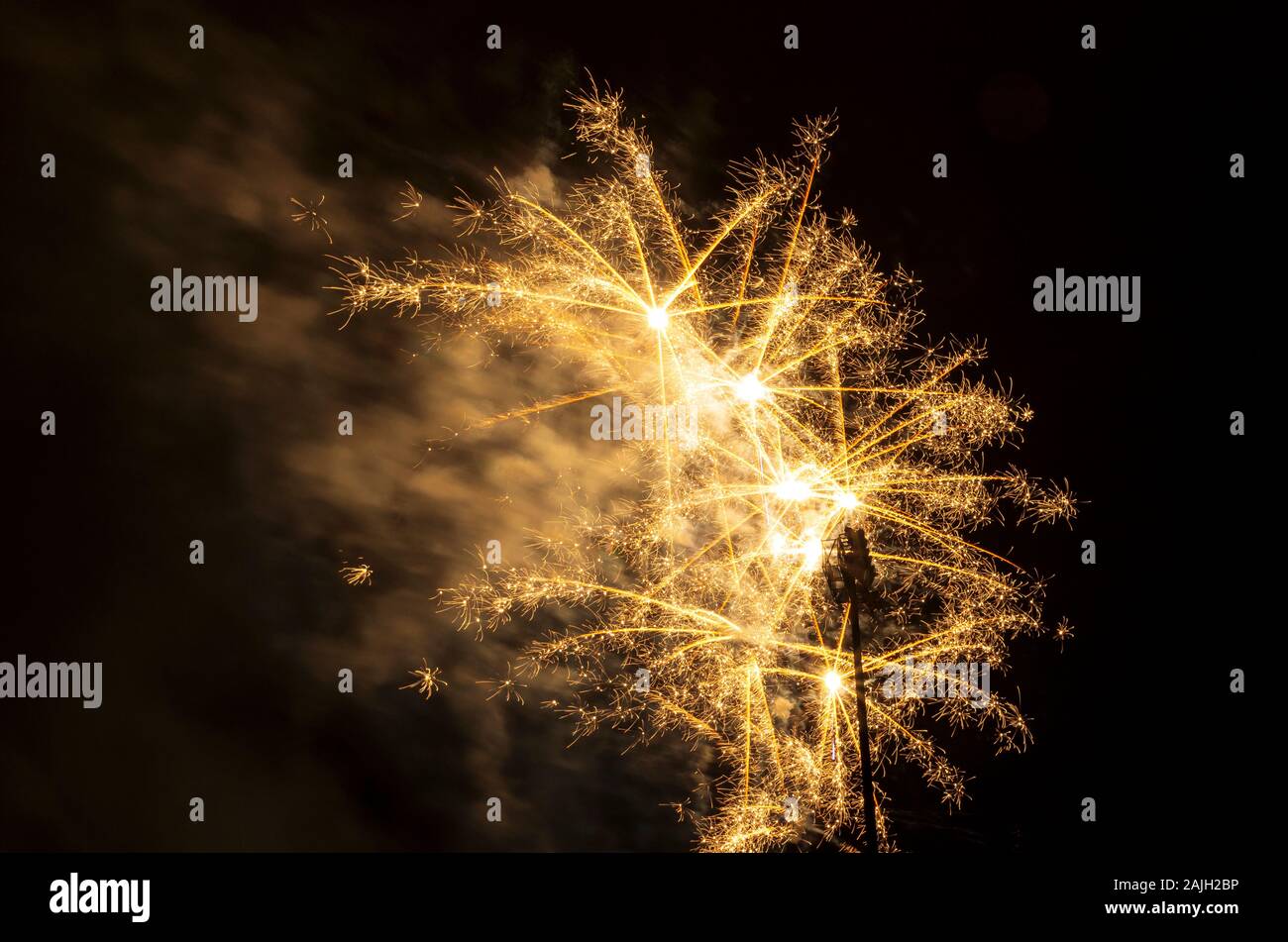 Bright burst fireworks against black hi-res stock photography and ...
