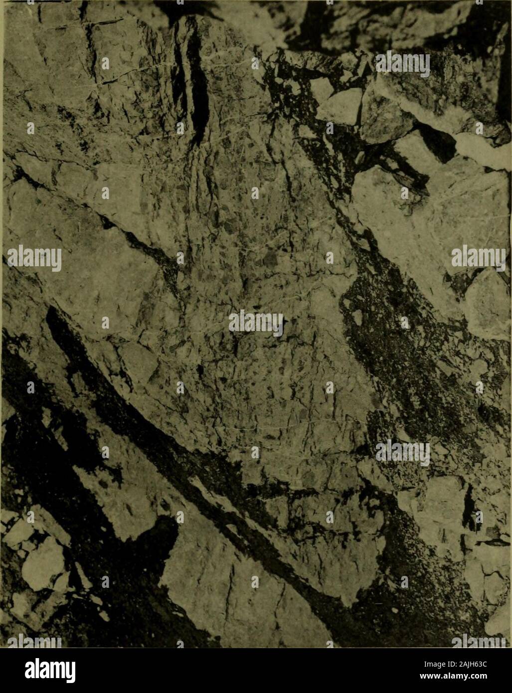 Thrust faults hi-res stock photography and images - Alamy