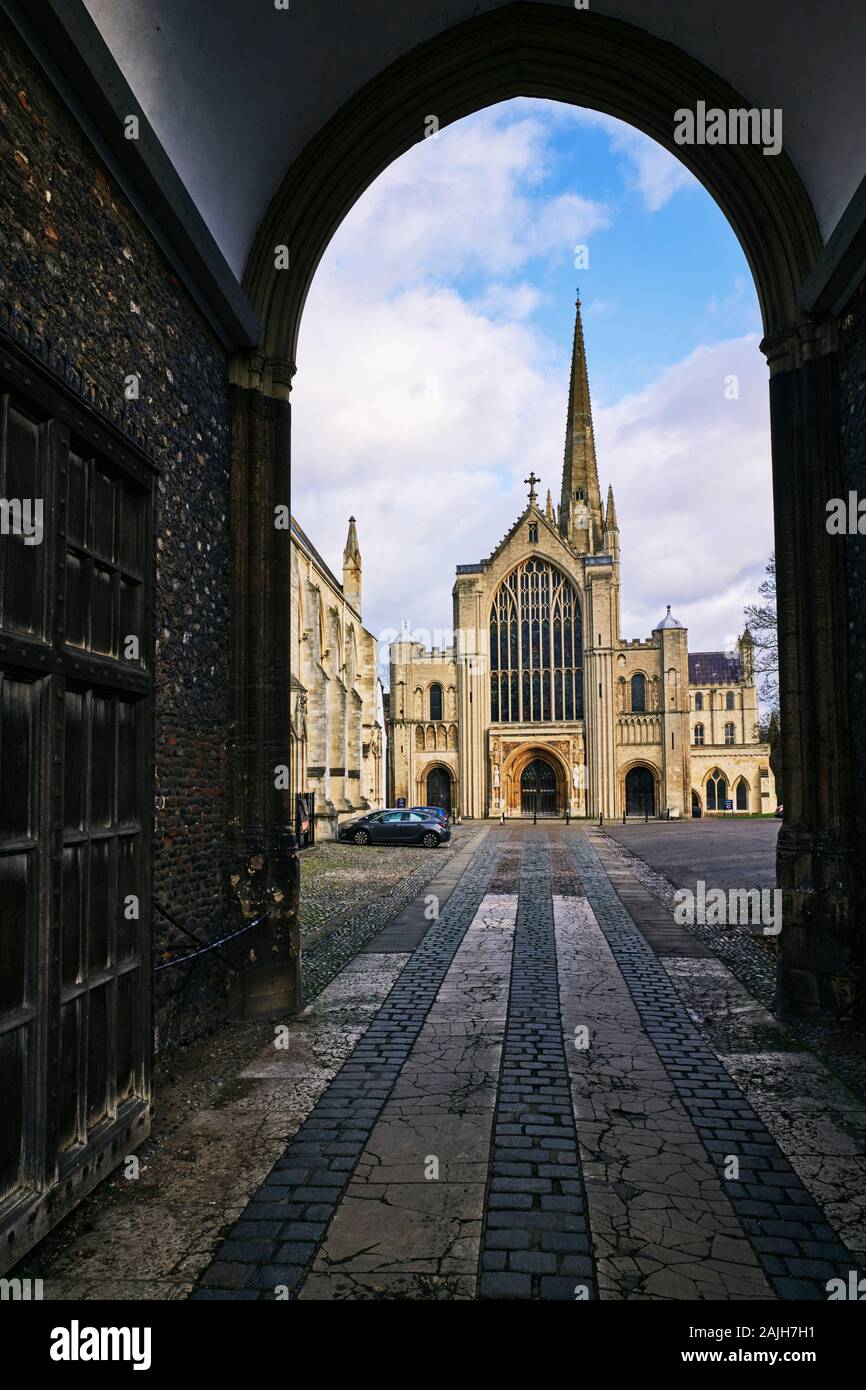 Cathedral arch hi-res stock photography and images - Alamy