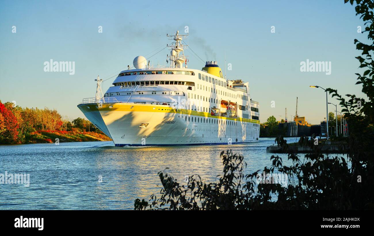 Rare sighting of a luxury Cruise Ship called the MS Hamburg in the ...