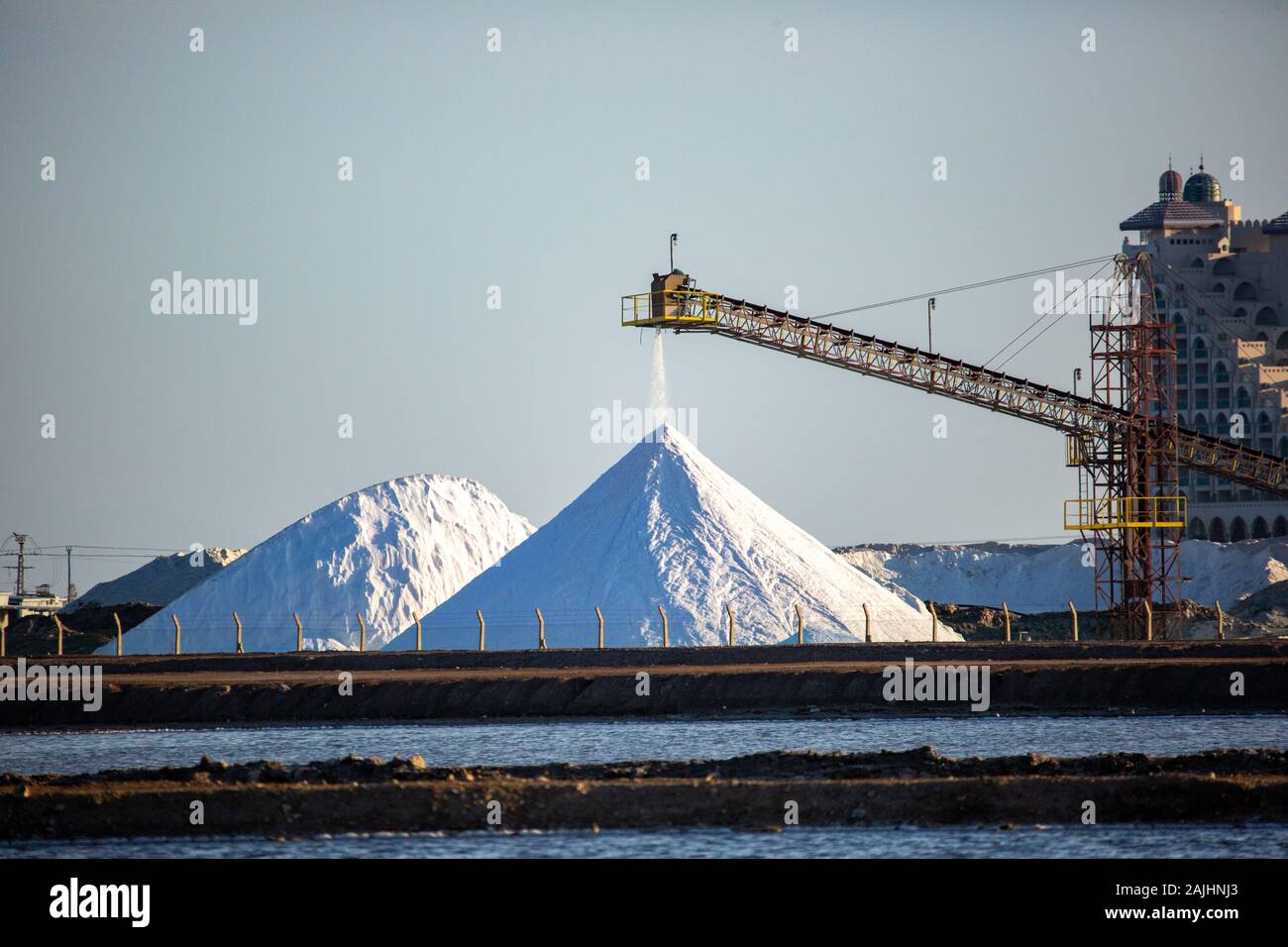 Salt production plant in Eilat Stock Photo - Alamy