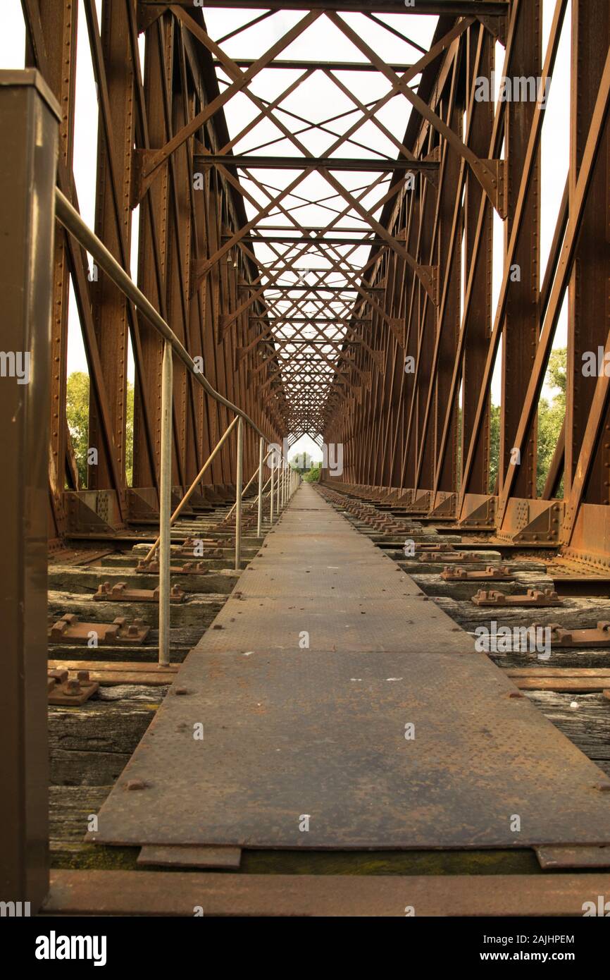 Abandoned iron bridge hi-res stock photography and images - Alamy