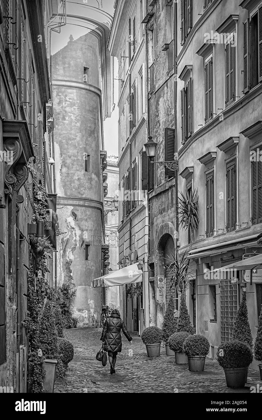 Urban scene rome hi-res stock photography and images - Alamy