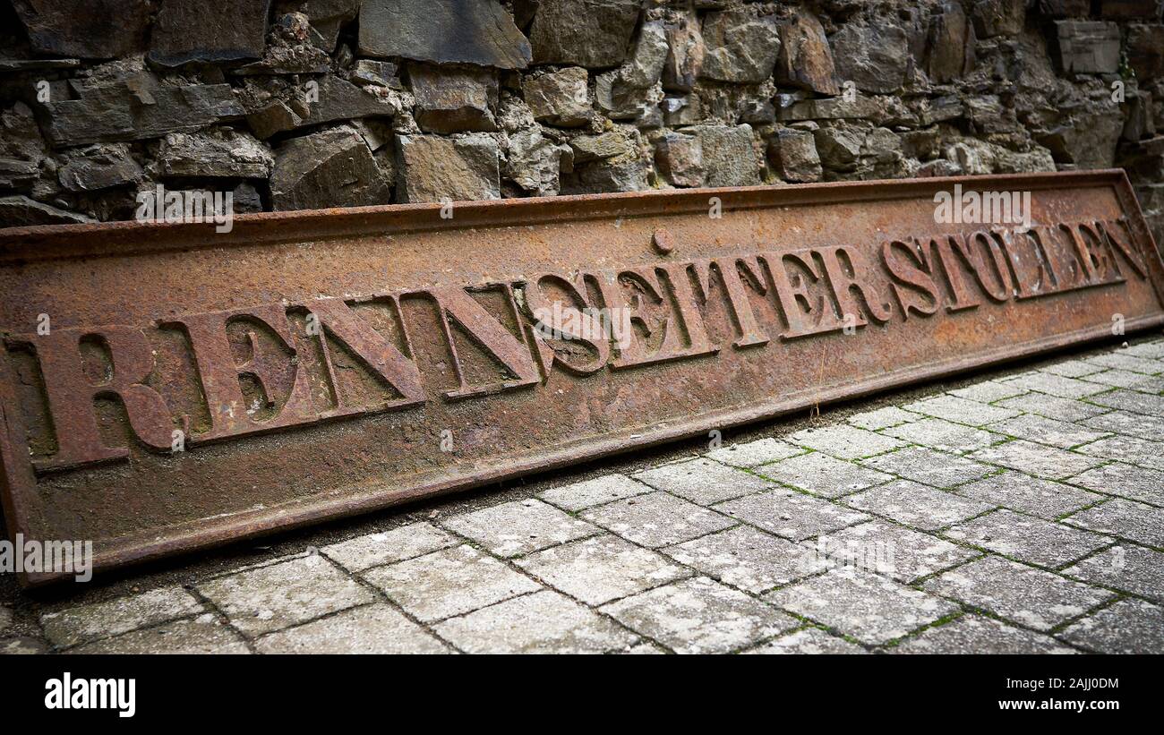 Old steel beam hi-res stock photography and images - Alamy