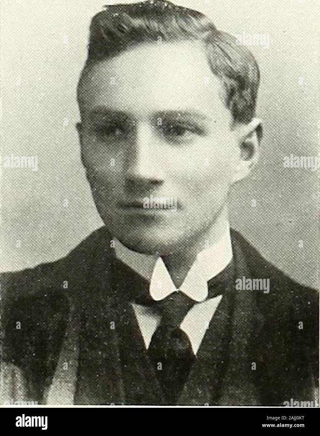 Roll of honour and roll of service, 1914-1919 . *»F ANDREW BOWIE MCRAE ...