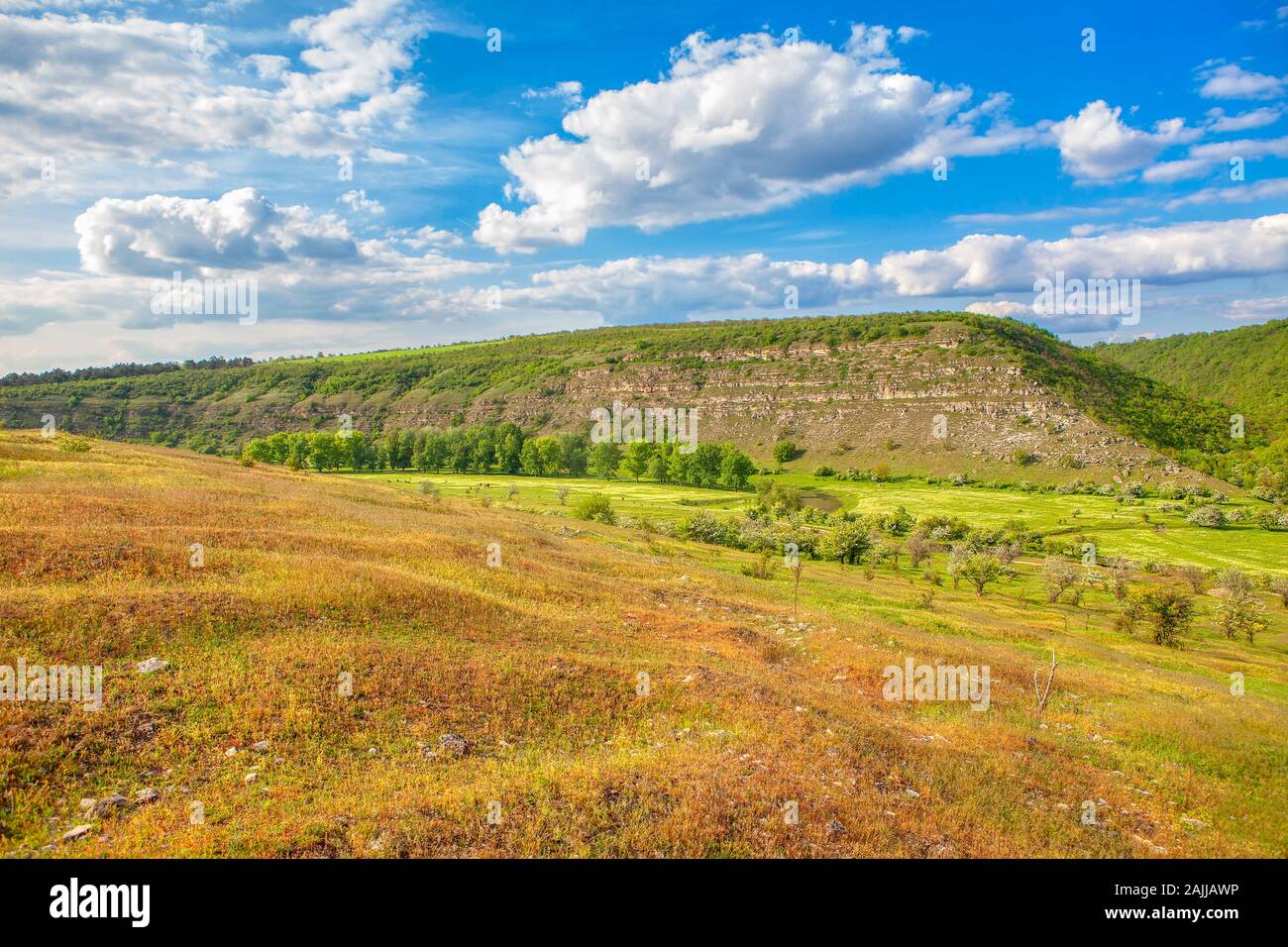 Landscape low hill fields hi-res stock photography and images - Alamy