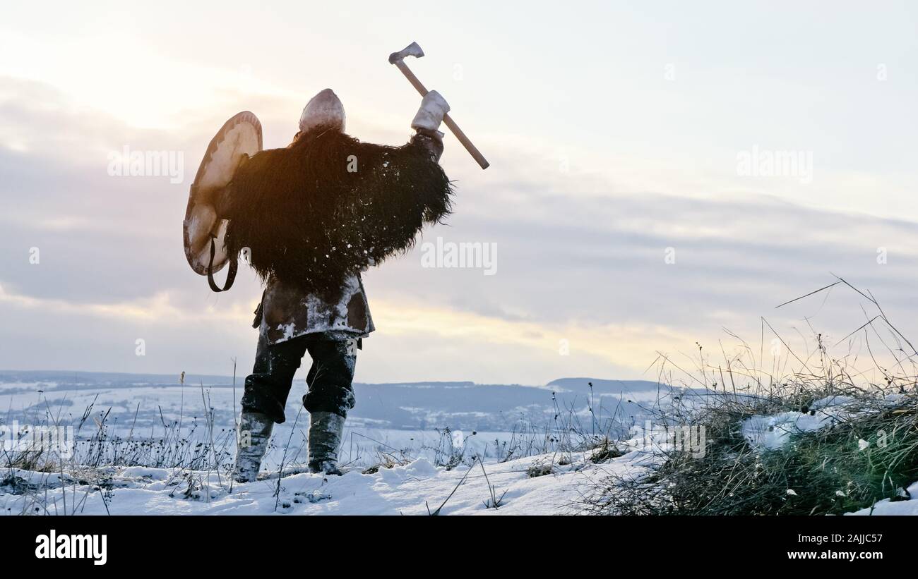 Battle cry viking hi-res stock photography and images - Alamy