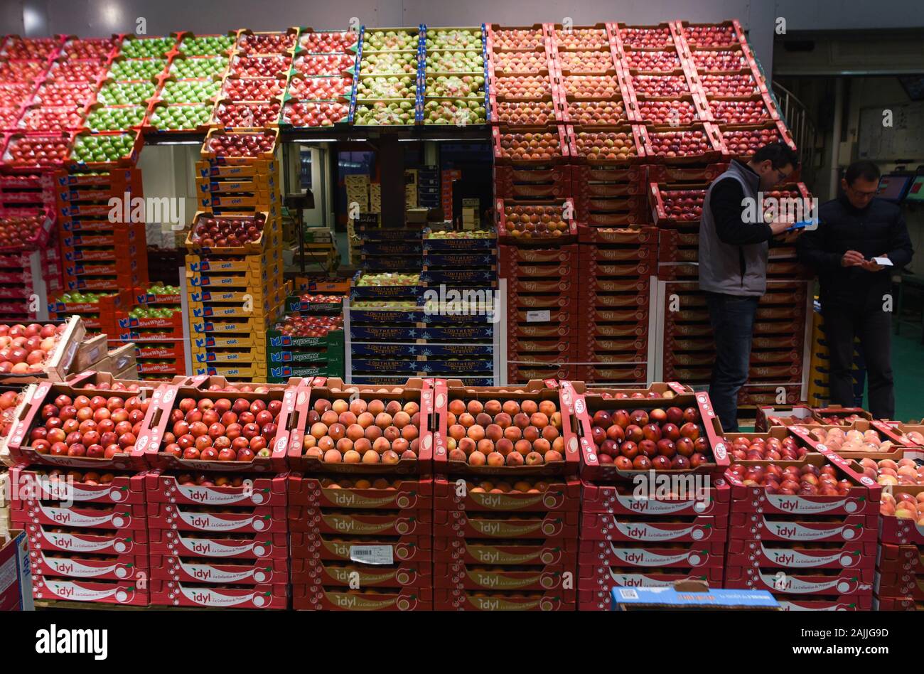 Halles de rungis hi-res stock photography and images - Alamy