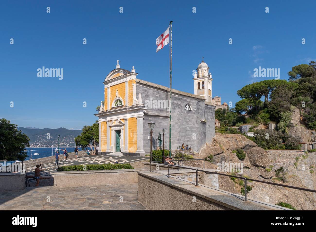 San Giorgio (St. George) church with colorful facade in Portofino ...