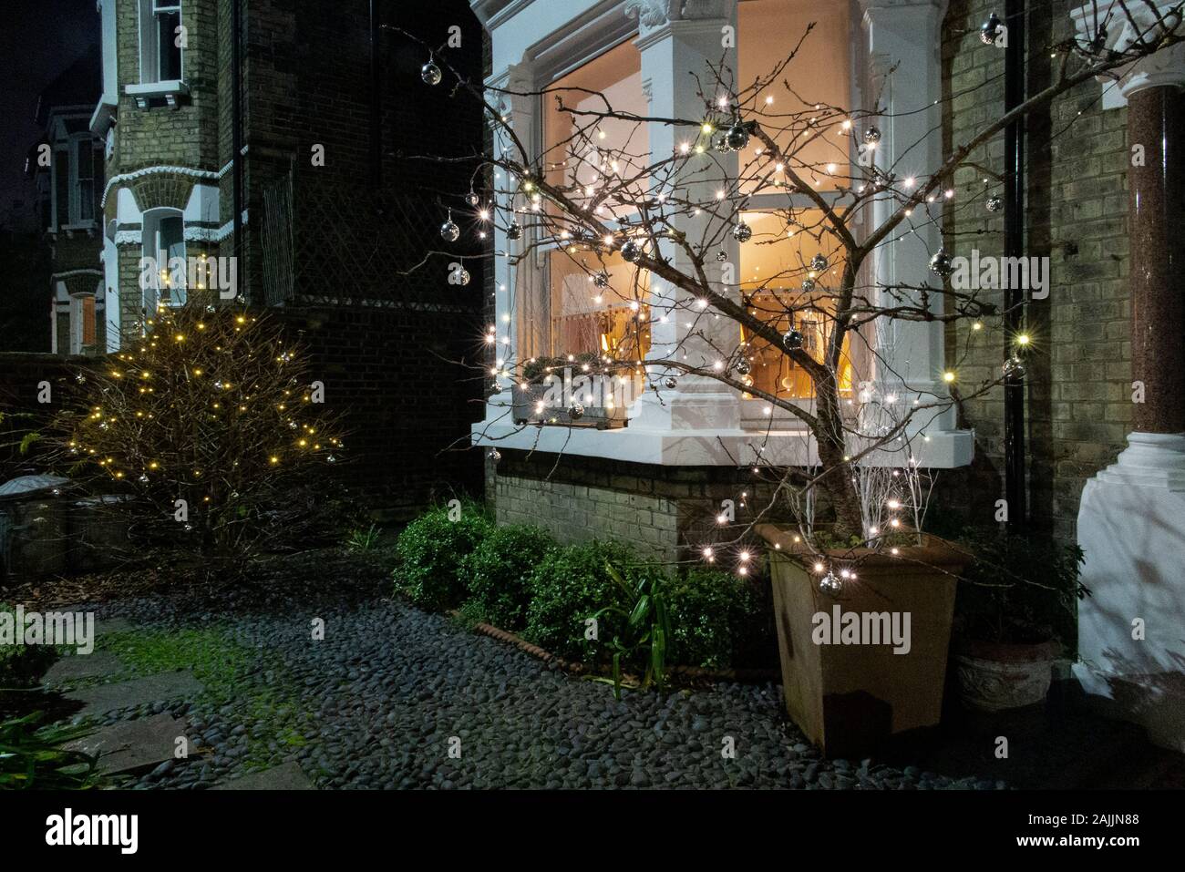 Victorian terrace house at night hi-res stock photography and images ...