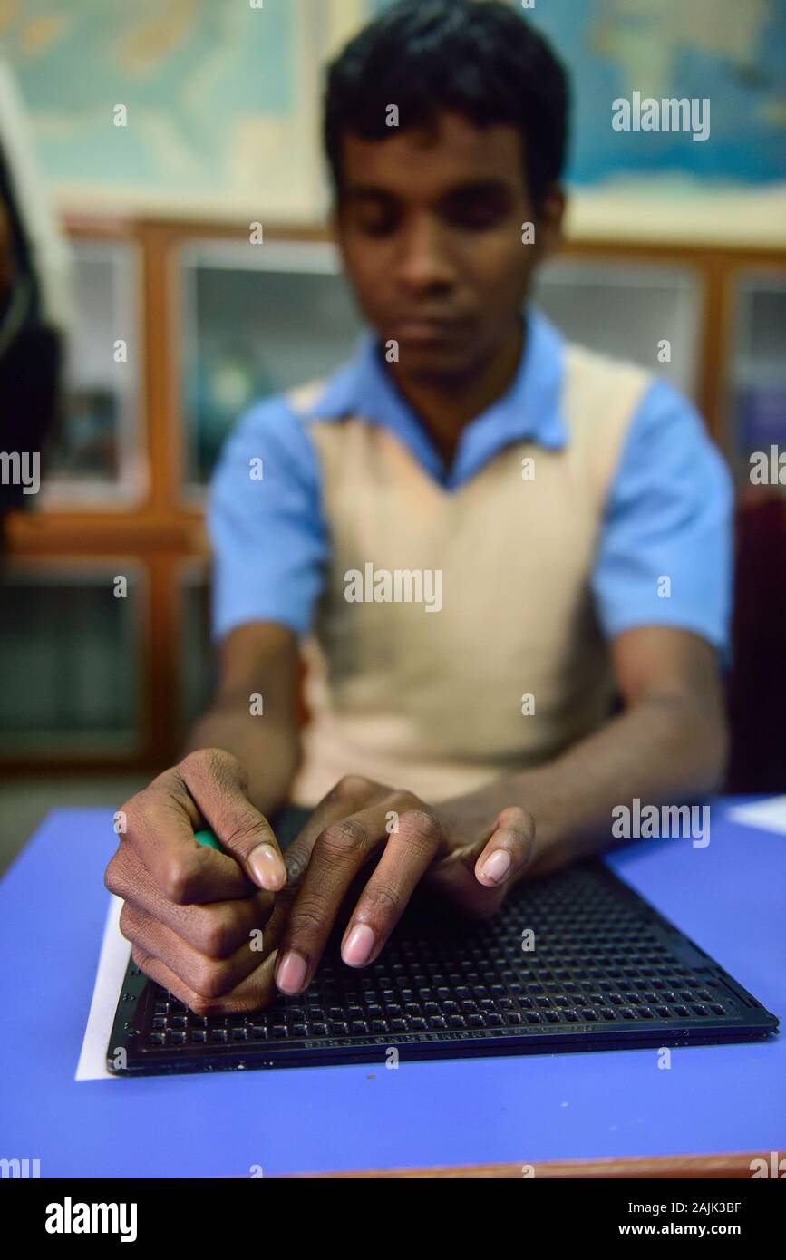 Braille slate hi-res stock photography and images - Alamy