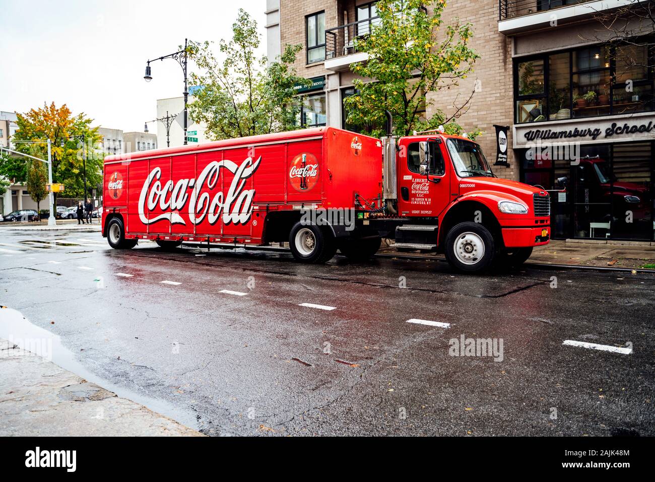 Coca cola truck trucking hi-res stock photography and images - Alamy