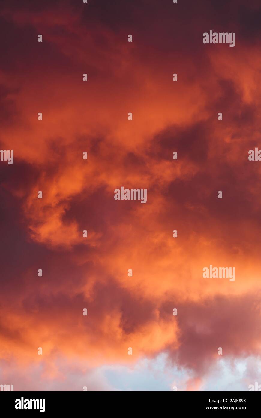 Red cumulonimbus cloud hi-res stock photography and images - Alamy