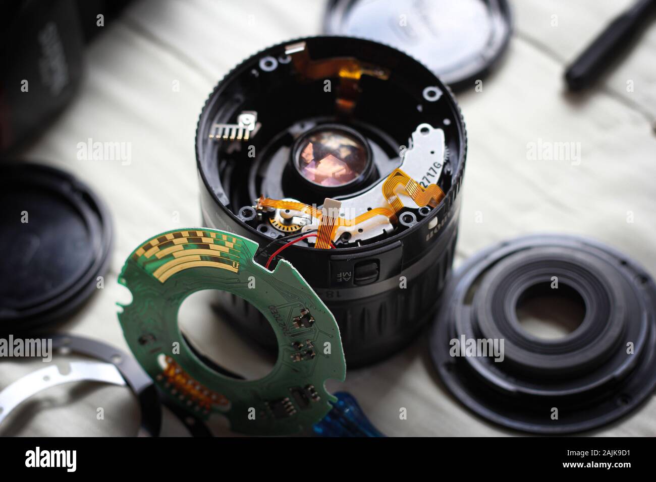 Opening a lens hi-res stock photography and images - Alamy