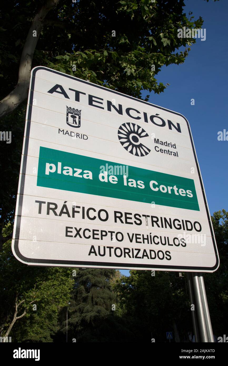 Traffic control sign hi-res stock photography and images - Alamy