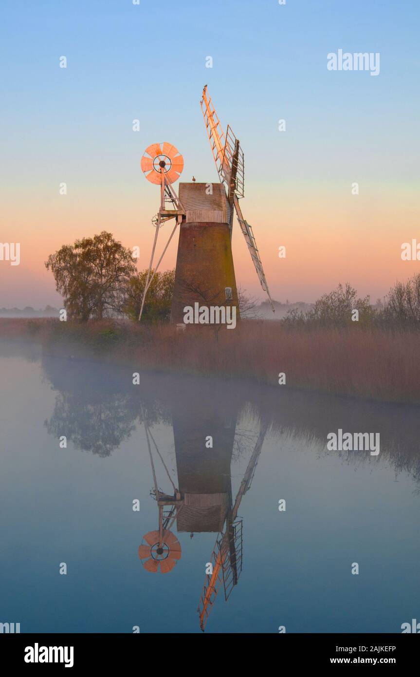 Turf fen windmill hi-res stock photography and images - Alamy