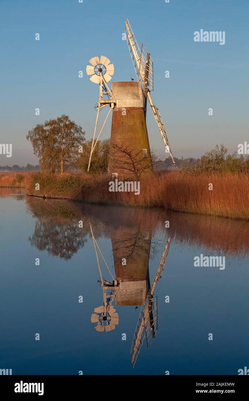Turf Fen windmill on the River Ant at dawn. Norfolk Broads. Norfolk ...