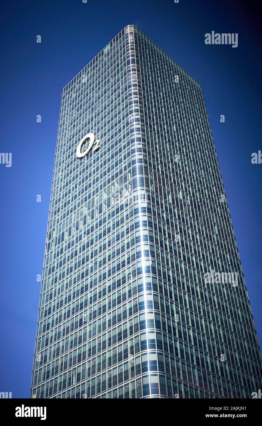 The famous naturally ventilated, ecologically friendly, Hochhaus O2 ...