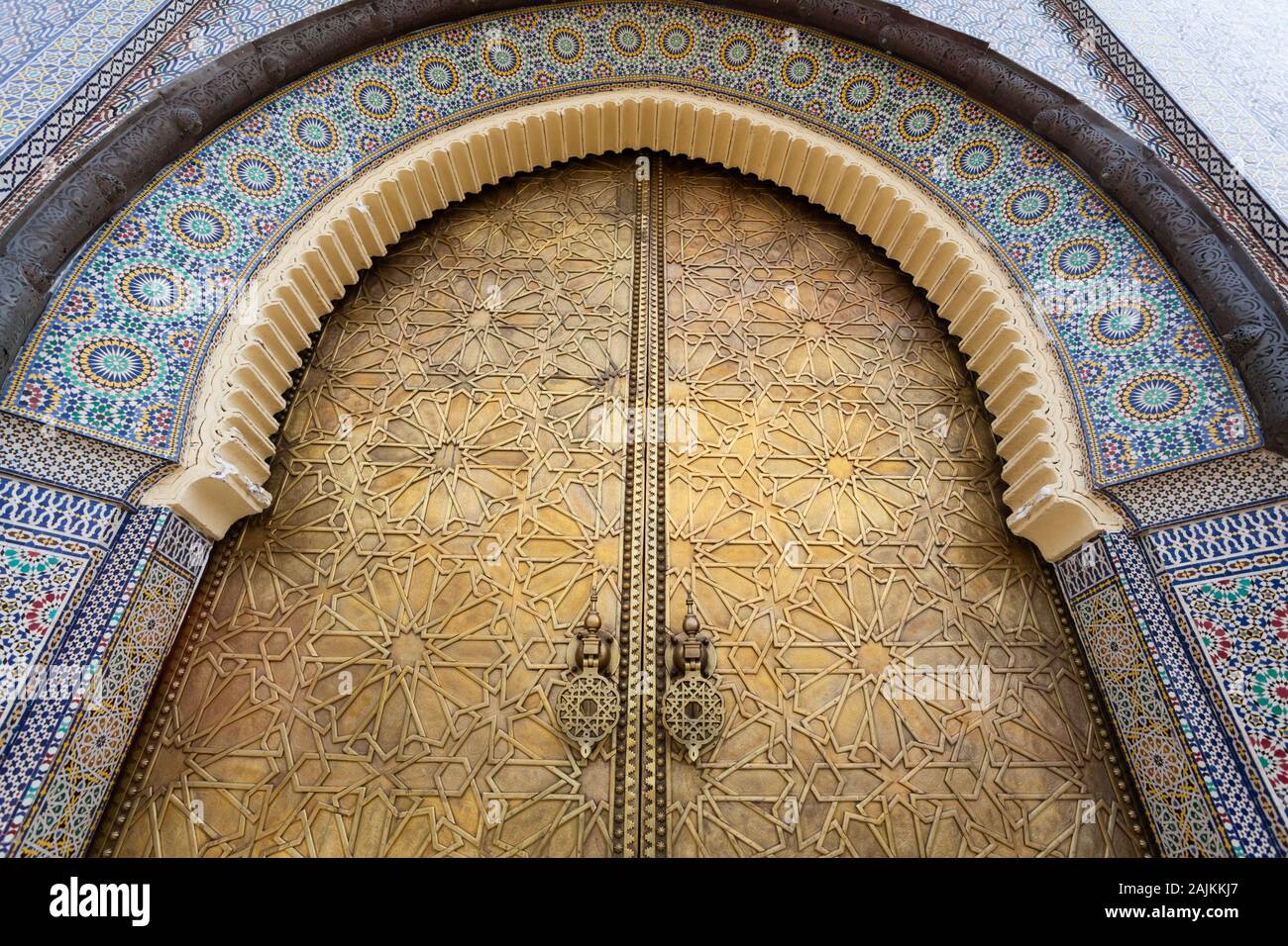 Beautiful details (including mosaic tilework) of the gate of Dar al ...