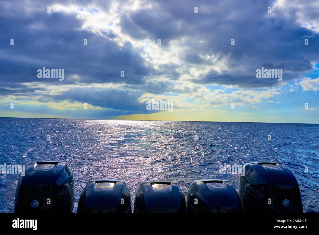 High speed motor boat speeding through water Stock Photo - Alamy