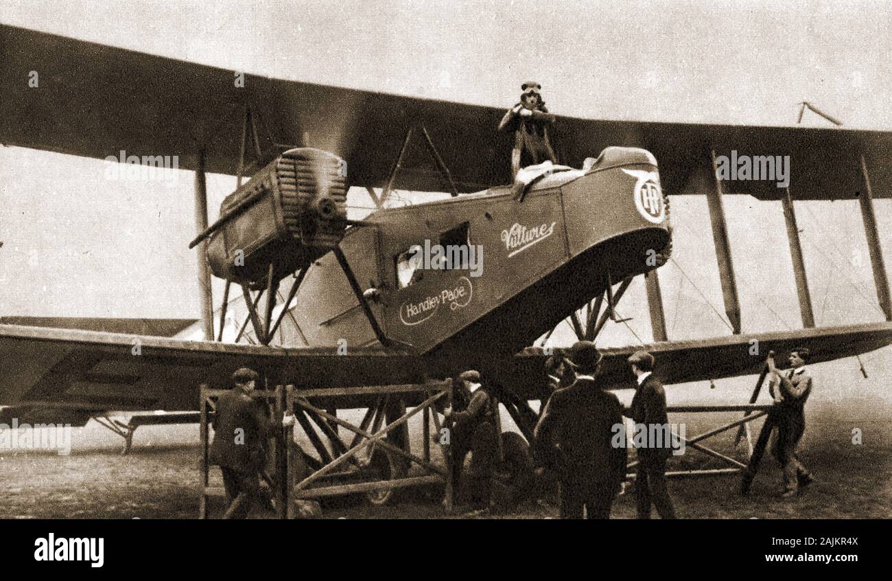 Commercial aeroplane 1919 hi-res stock photography and images - Alamy