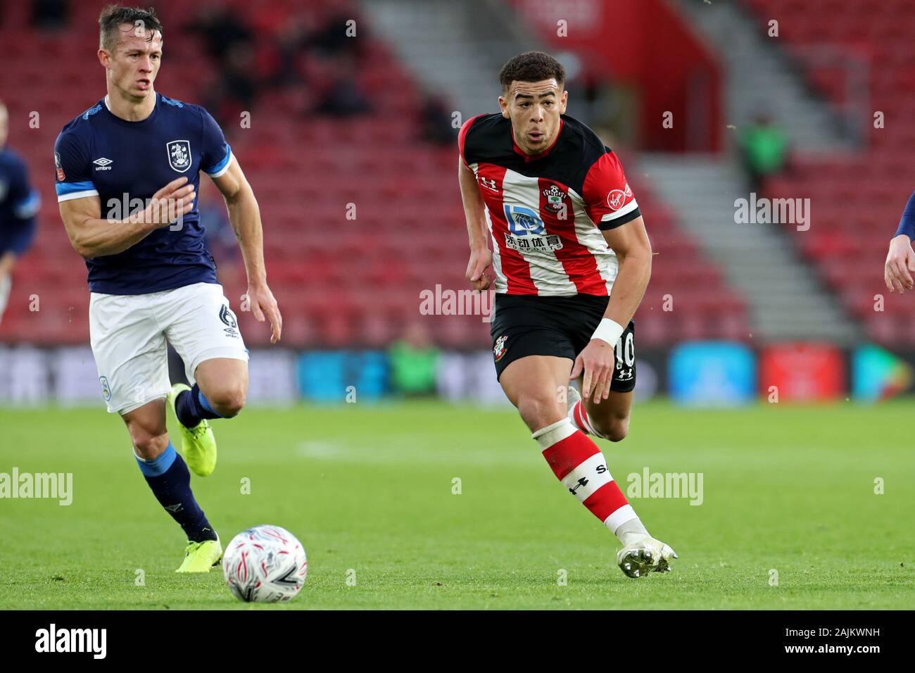 Che adams southampton 2020 hi-res stock photography and images - Alamy
