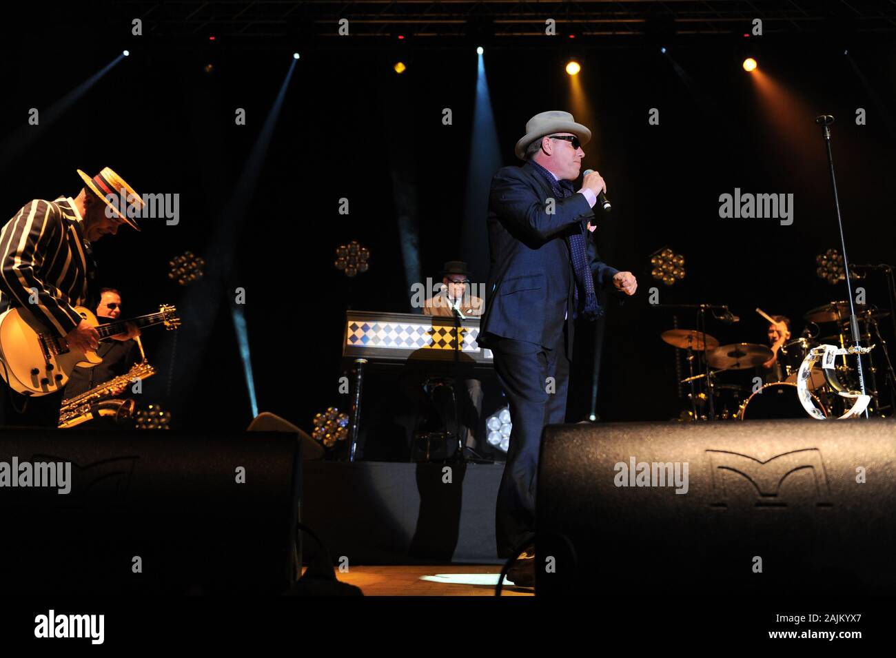 Madness chas smash hi-res stock photography and images - Alamy