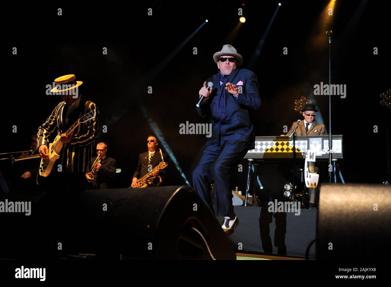 Madness chas smash hi-res stock photography and images - Alamy