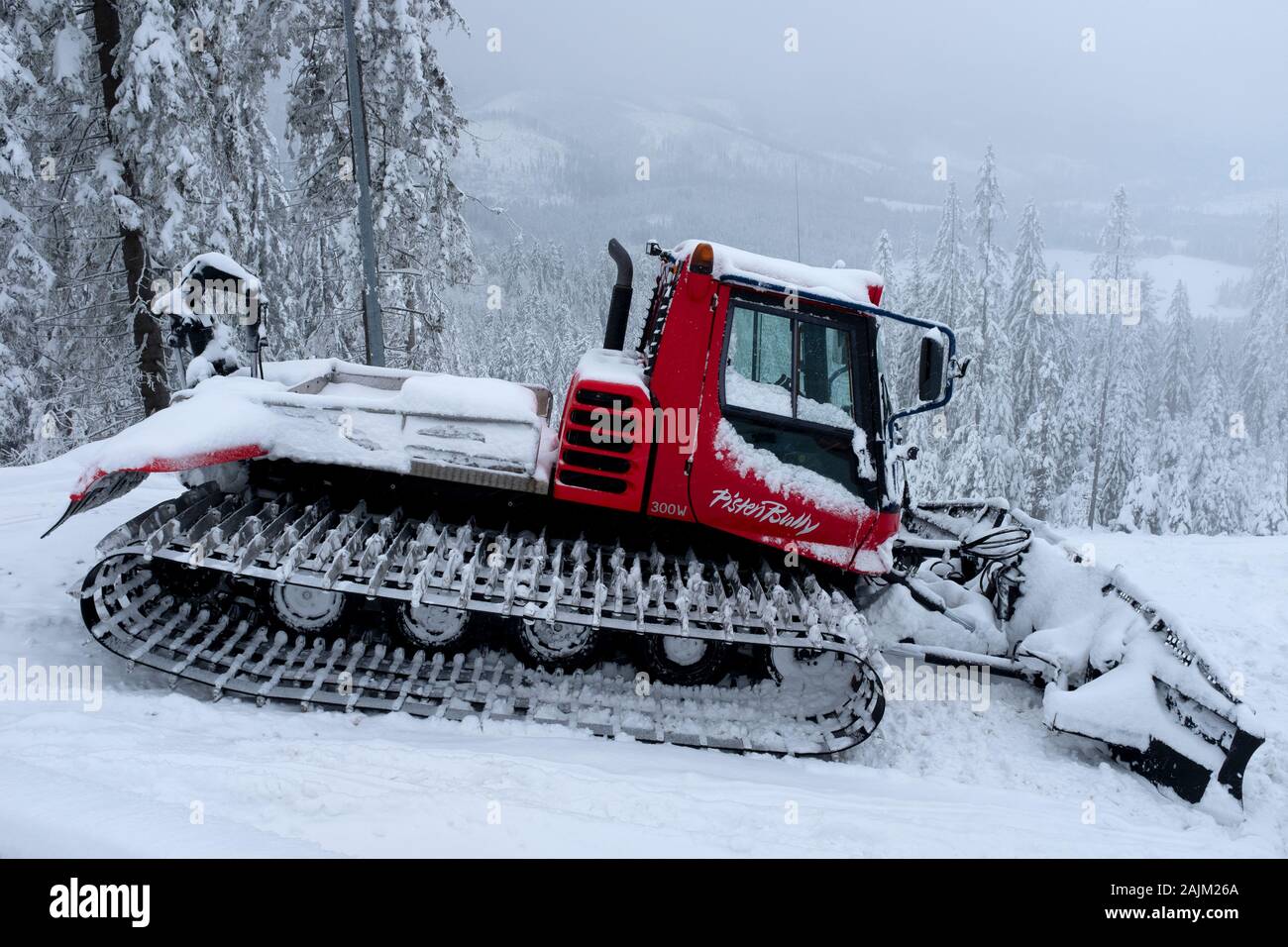 Snow tractor hi-res stock photography and images - Alamy