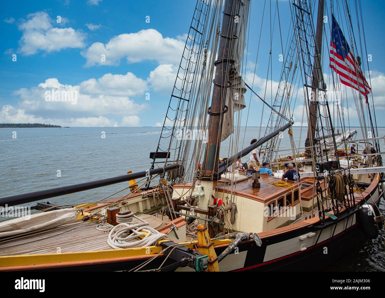 Sailors working hi-res stock photography and images - Alamy
