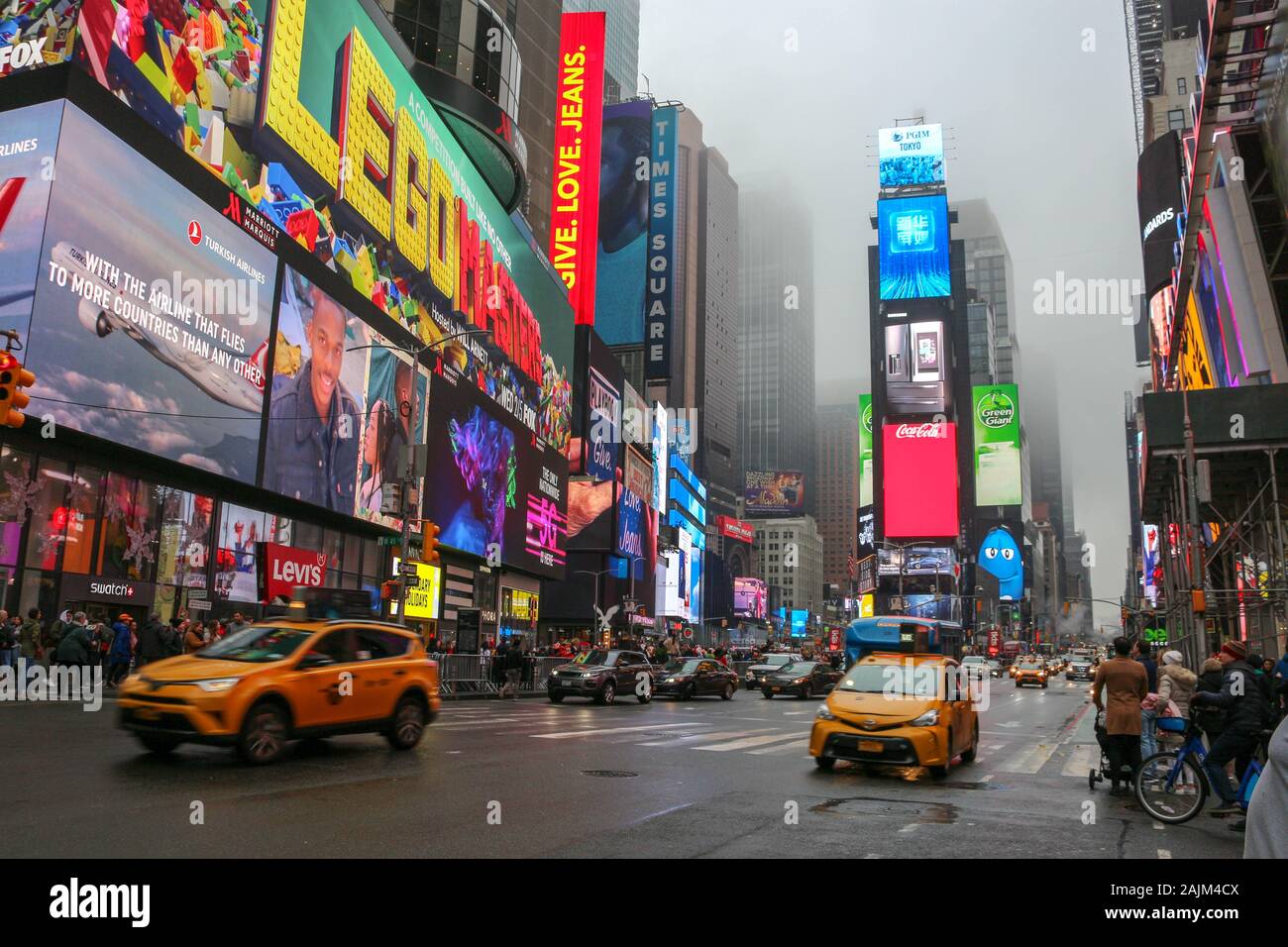 New York, NY – January 05, 2020: Times Square is shrouded in heavy fog ...