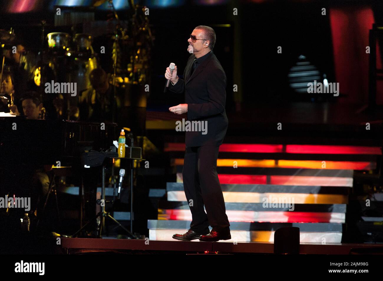 George Michael Symphonica High Resolution Stock Photography and Images ...