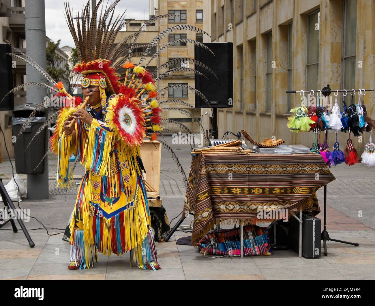 Colombia traditional costume hi-res stock photography and images - Alamy