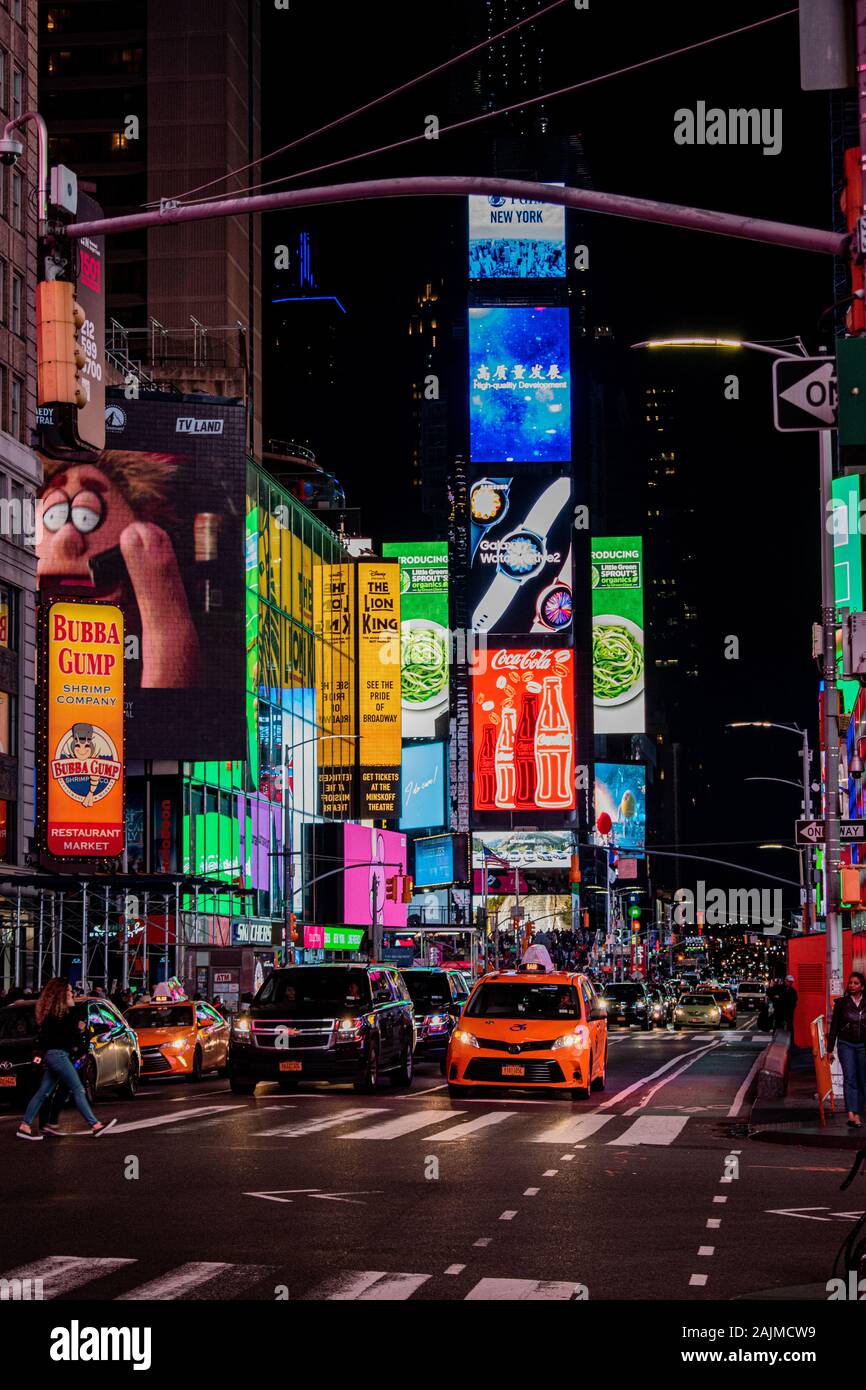 Midnight inTime Square Stock Photo - Alamy