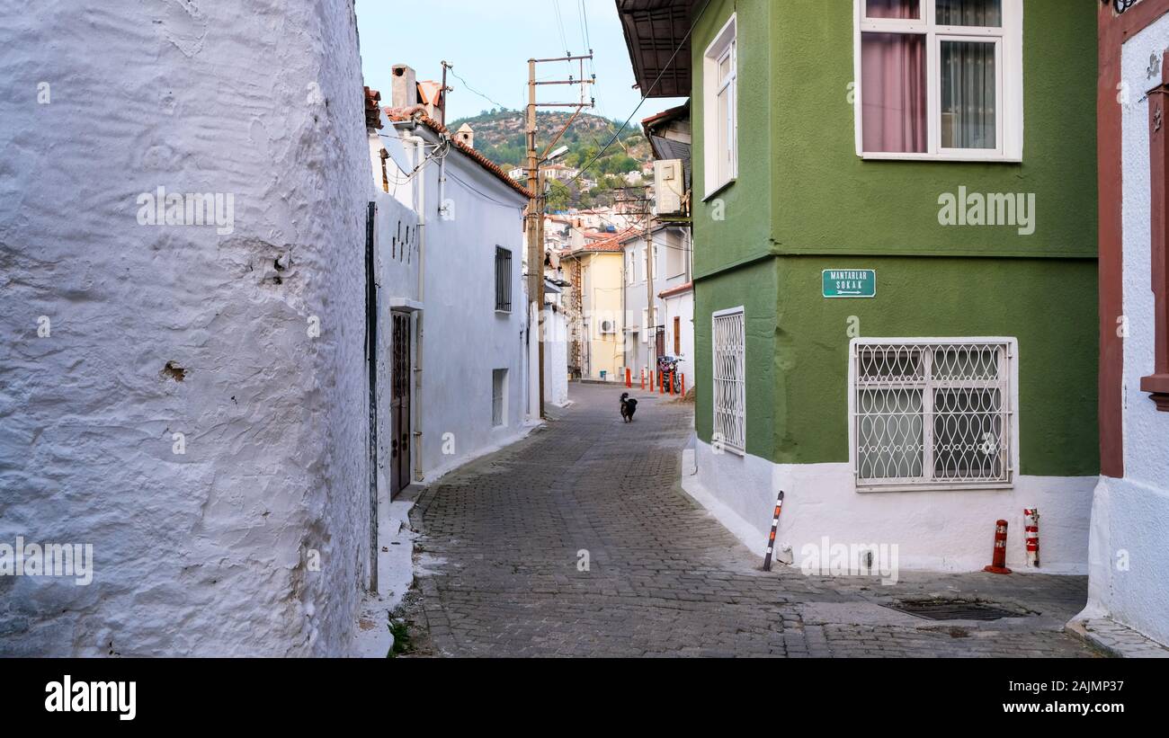 Narrow turkish streets hi-res stock photography and images - Alamy
