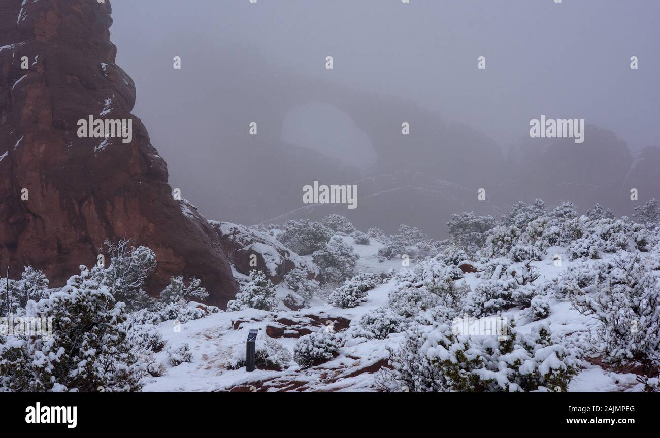 Spring in arches hi-res stock photography and images - Alamy