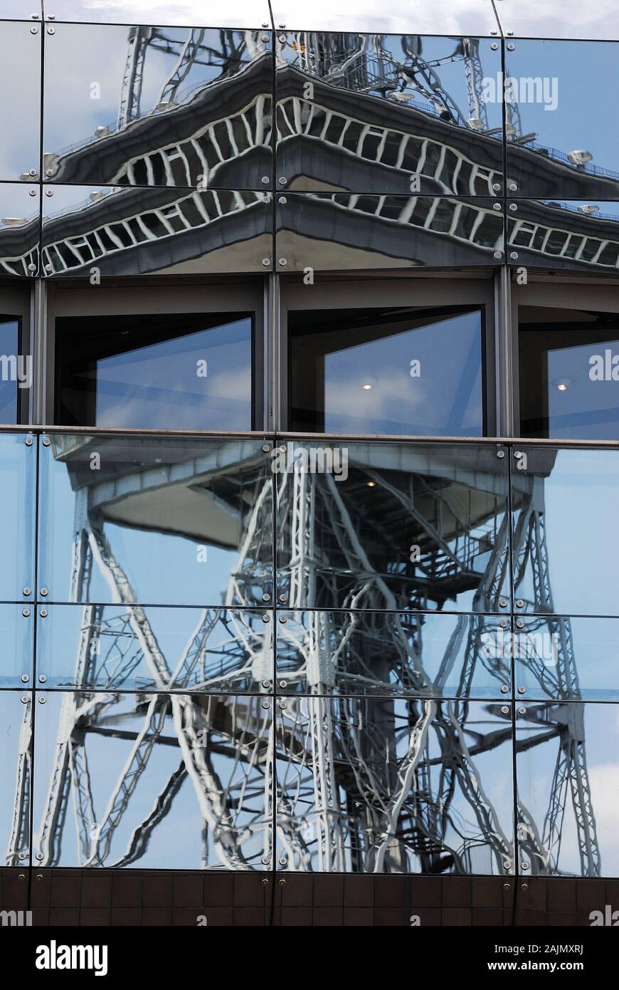 Signal radio tower architecture berliner funkturm hi-res stock photography and images - Alamy