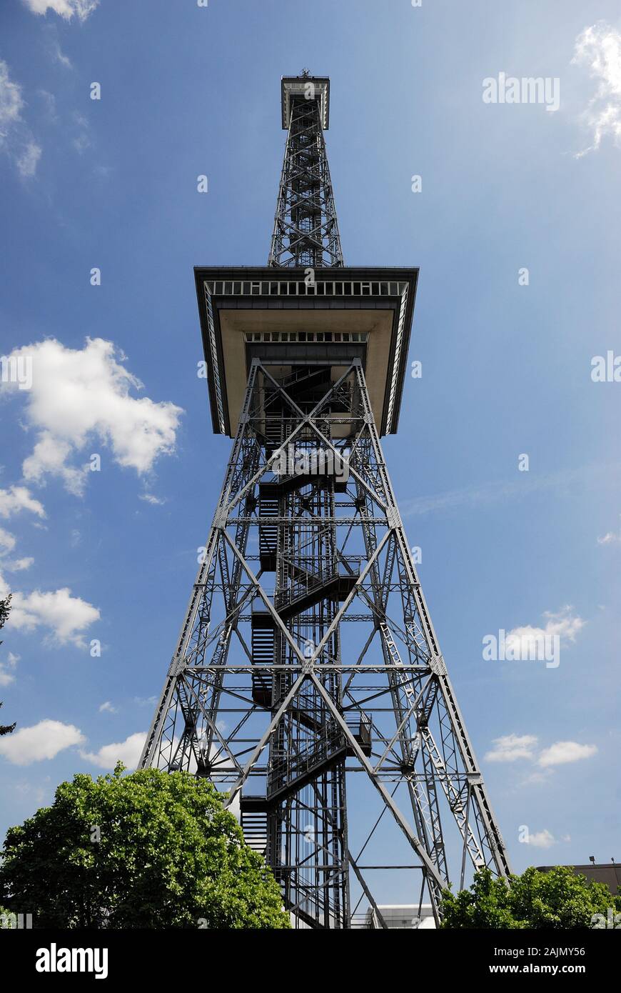 Signal radio tower architecture berliner funkturm hi-res stock photography and images - Alamy