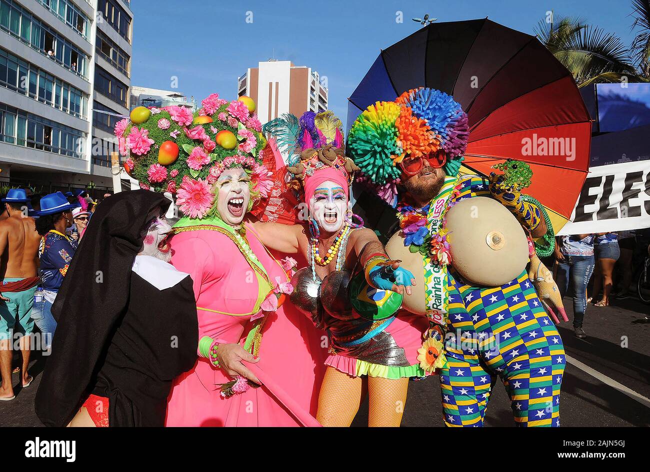 Rio crowd hi-res stock photography and images - Alamy