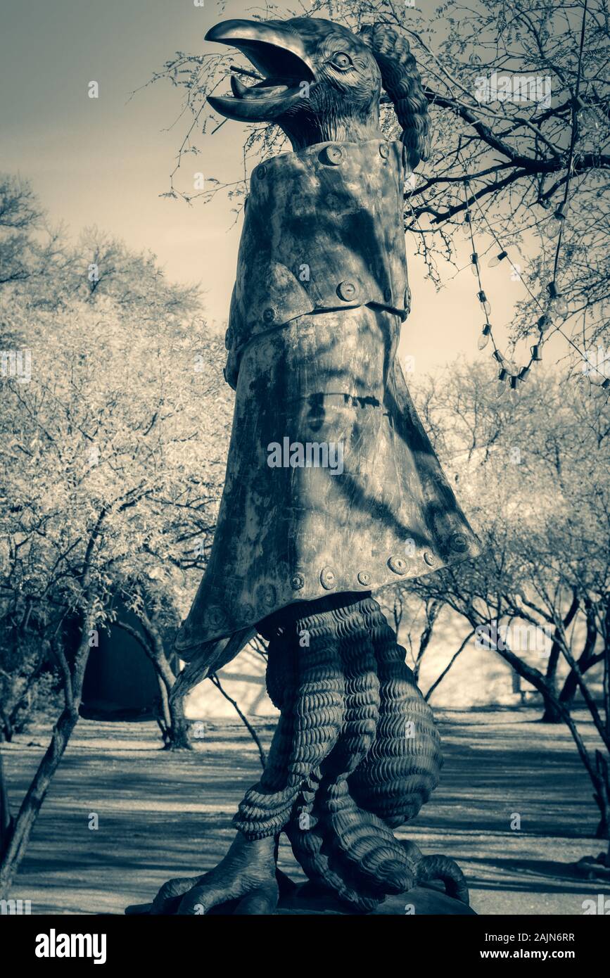 Strange metal sculpture hi-res stock photography and images - Alamy