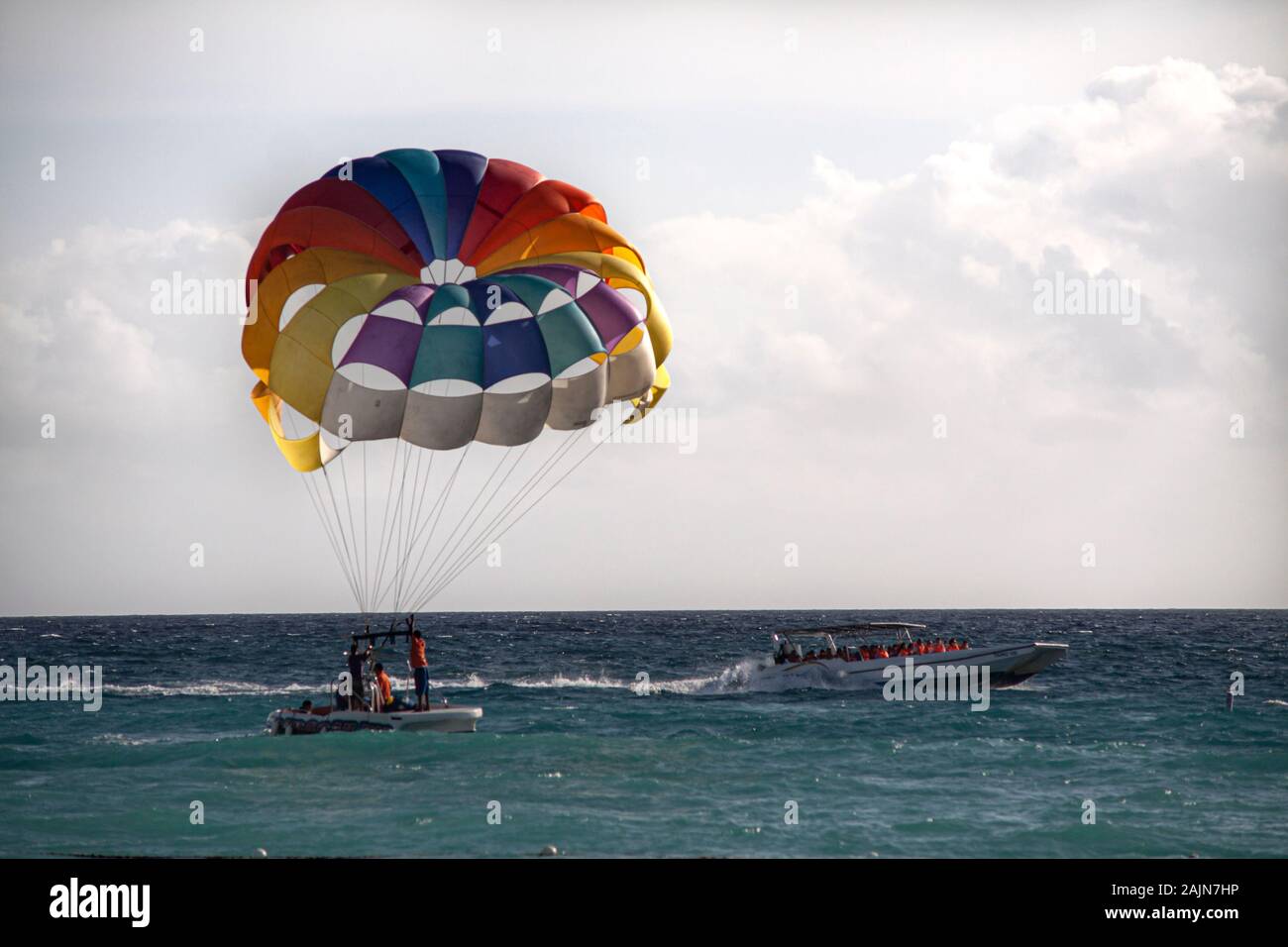 Parachute to the sea Stock Photo - Alamy