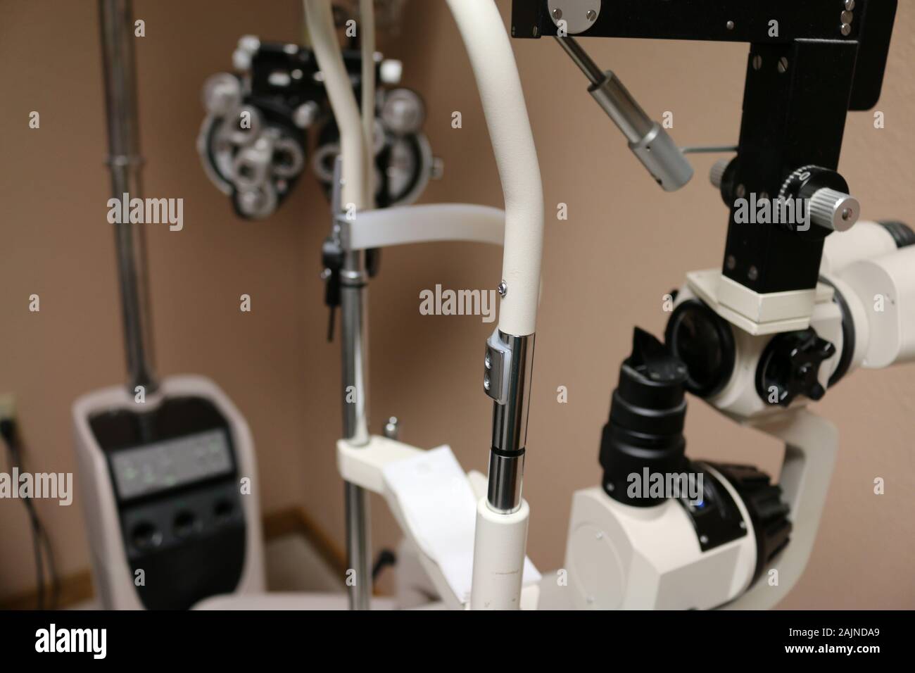Magnification dial hi-res stock photography and images - Alamy